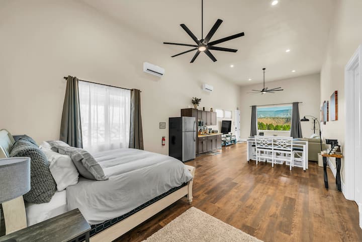 Zion's Edge Casita W/king Bed-hike, Utv, Jeep, Mtb - Zion National Park