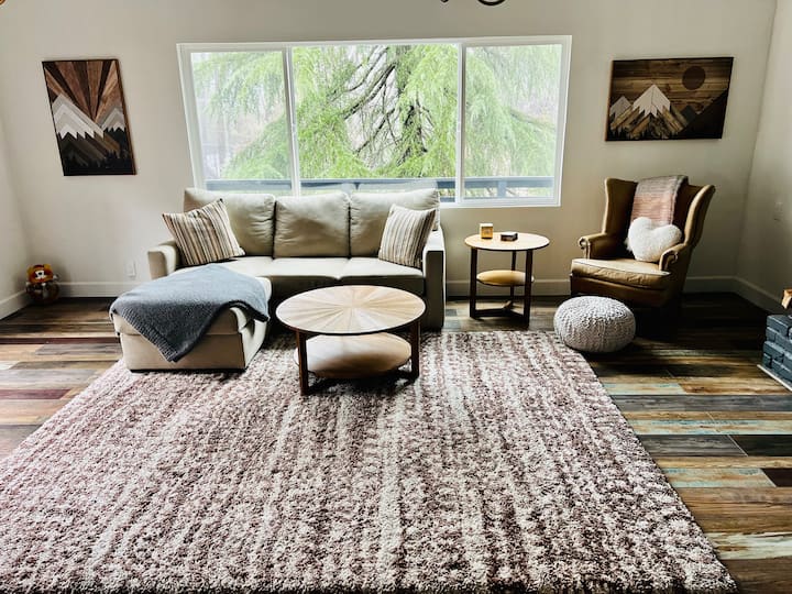 Remodeled Mountain Cottage! - San Bernardino, CA