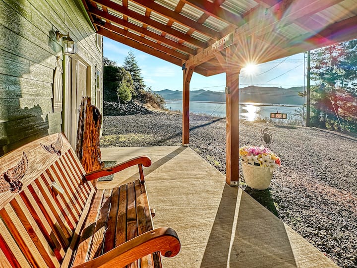 The Victorian Studio - Adults Only, King Bed - Florence, OR