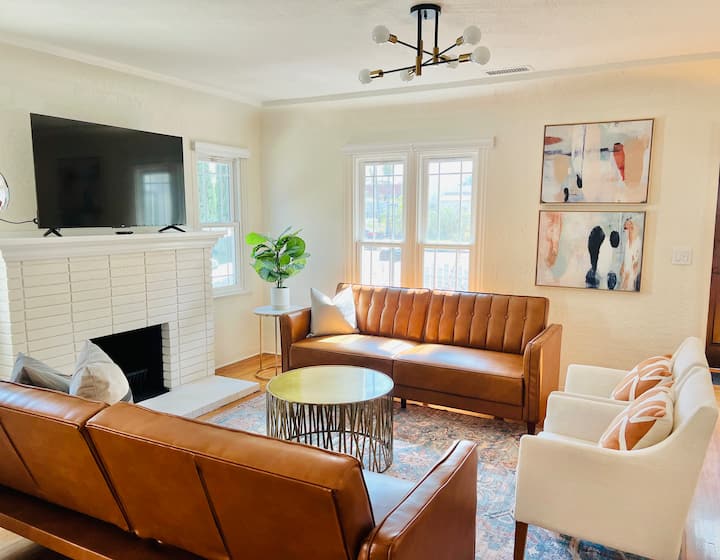 Elegant 3br Home W/ac Free Parking Near Everything - San Diego, CA