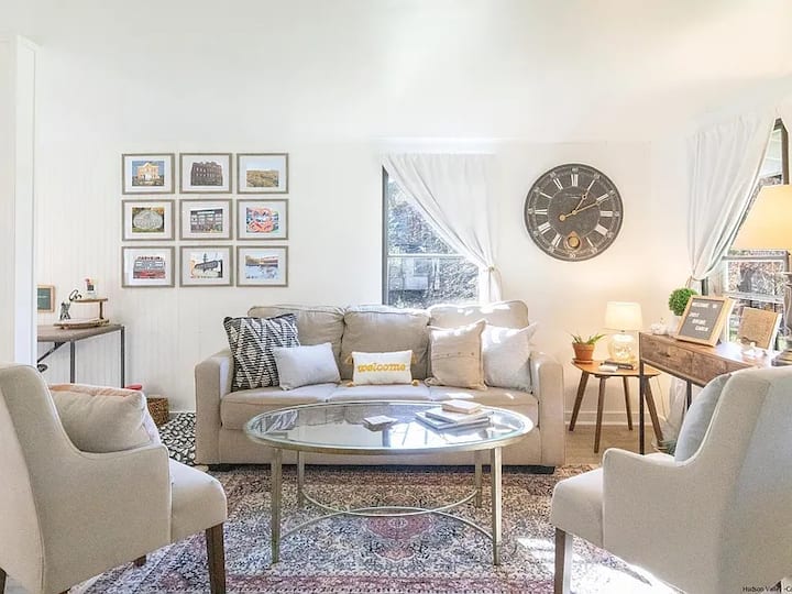 Tully’s Cozy Cabin “Pet Friendly” - Saugerties, NY