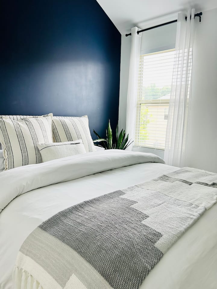 Atlanta Family Home• 13 Min From Airport • Garage - Union City, GA