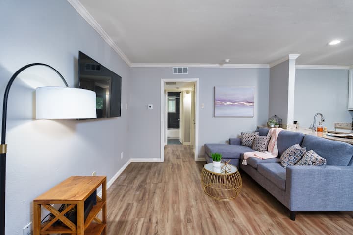 The East Dallas Retreat - Hollywood/Santa Monica - Dallas