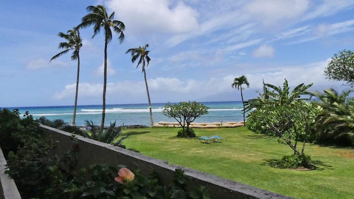 Spacious Beachfront Condo W/ Ac - Maui