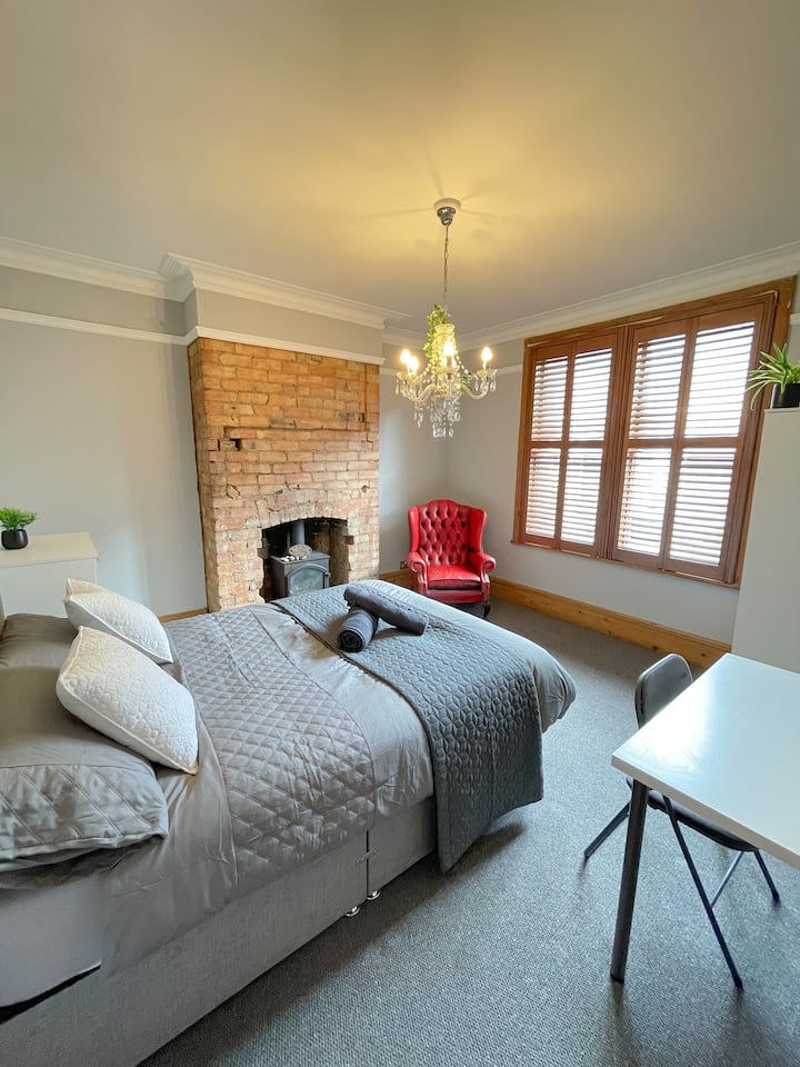 Four Bed House - Full Of Character - Derby