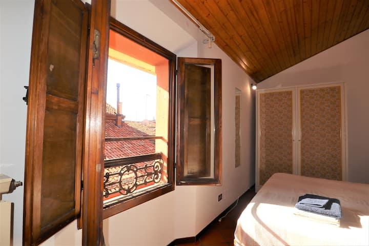 Lovely Central Apartment - ボローニャ