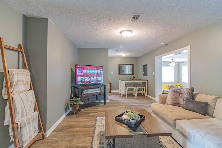 Charming Conway Getaway - Conway, AR