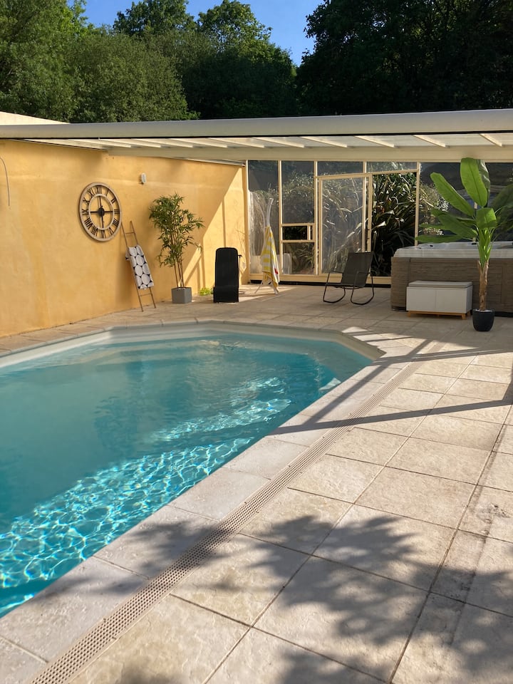 Appart Camélia Piscine Et Spa - Planète Sauvage