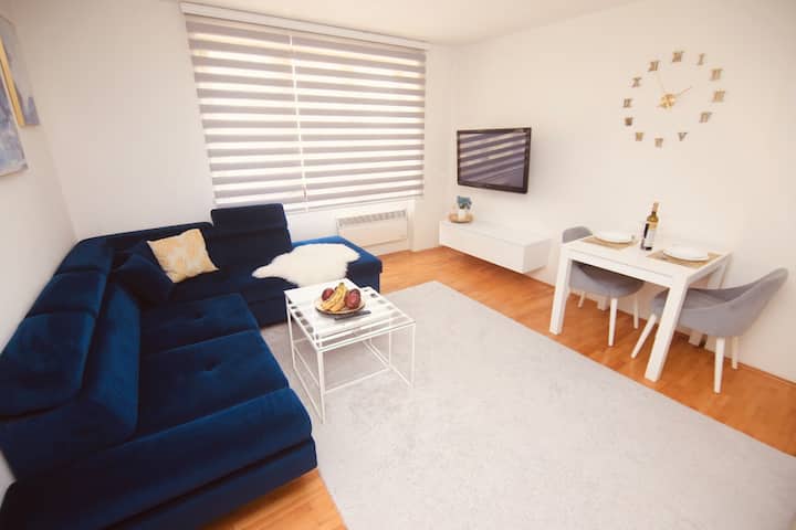 Deluxe Suite, Kingsize Bed, Full Kitchen, Ac, Wifi - Sarajevo