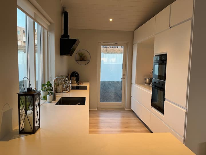 Semi Detached House With Mountain Views - Islandia