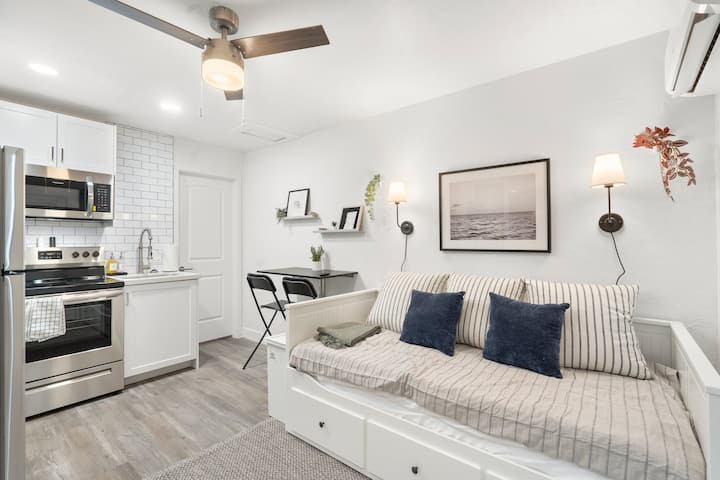 Midstown Studio + Parking | Steps To Roosevelt Row - Heard Museum