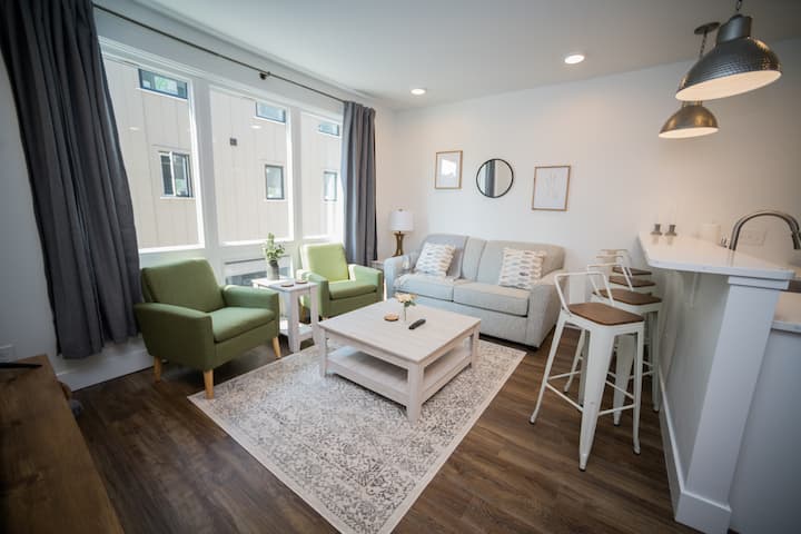 Tc Condo With Private Rooftop! - Traverse City, MI