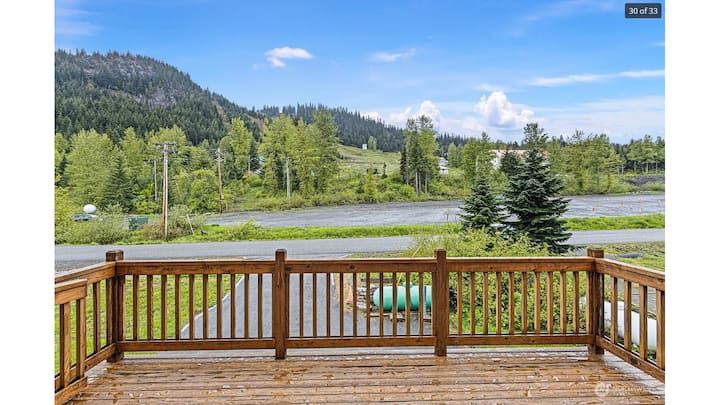 East Peak Hideout (Ski In/ski Out, + Games Room) - Snoqualmie Pass, WA