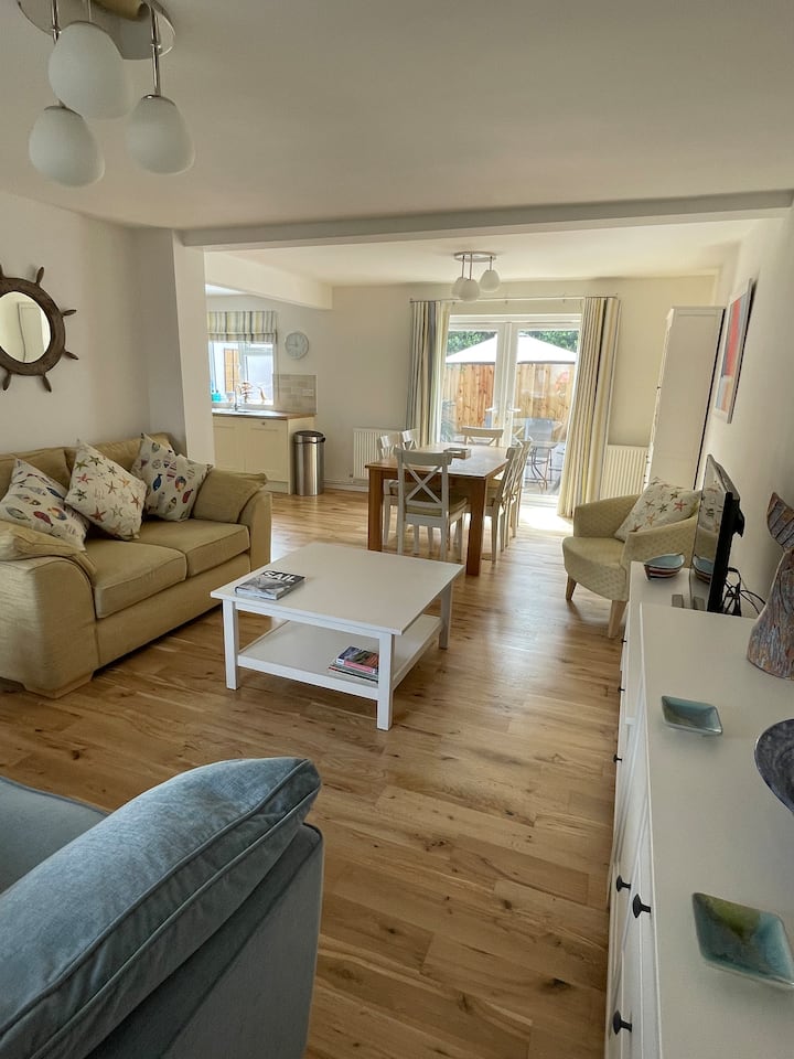 Immaculate 3 Bedroom House Close To Beach And Town - Budleigh Salterton