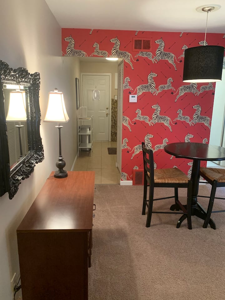 Private Apt In Webster Groves-g2 - Kirkwood, MO