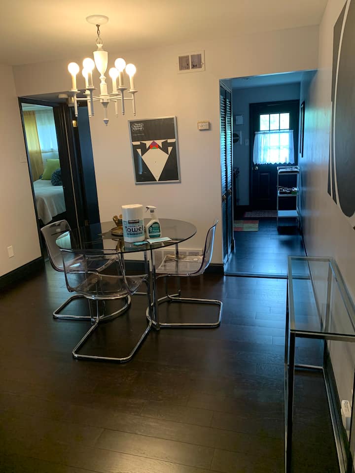 Private Apt In Webster Groves-h2 - Kirkwood, MO