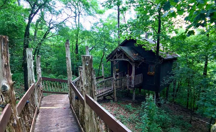 Winery Chateau Treehouse #12/ Oak Crest - Eureka Springs, AR