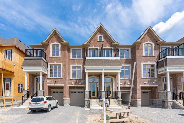 Brandon's House - Markham