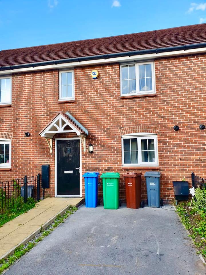 Amila House Manchester, Modern, Spacious, Sleeps 9 - Mánchester