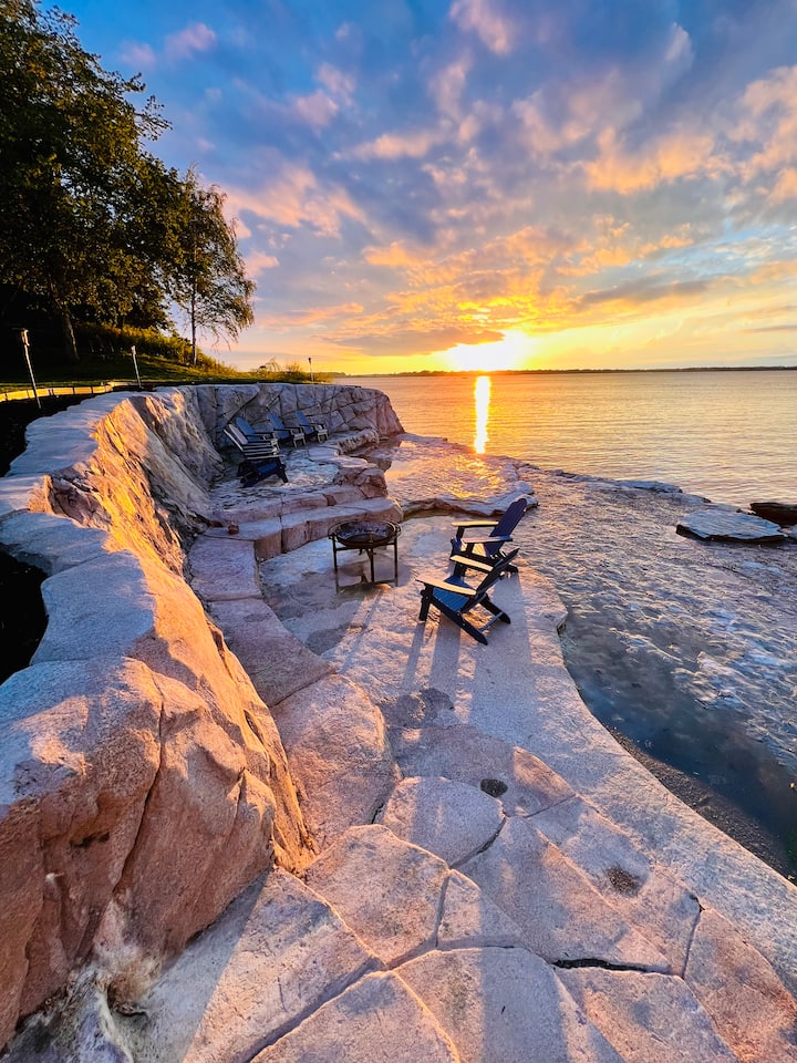 This Place Rocks! Lake Erie - Presque Isle Beach