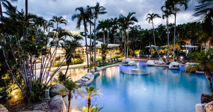 Escape Life @ Port Douglas - Port Douglas
