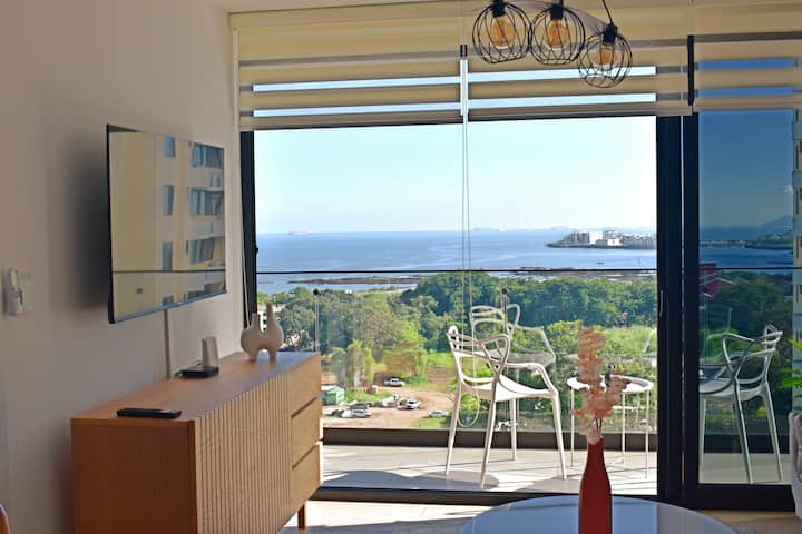 Sea View Balcony • Rooftop Pool • Near Multiplaza - Panama City