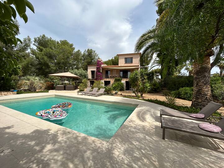Villa Avec Aperçus Mer Au Calme - Bandol
