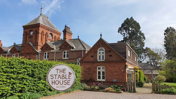 The Stable House, Pump House (4 Bedrooms) - Lutterworth