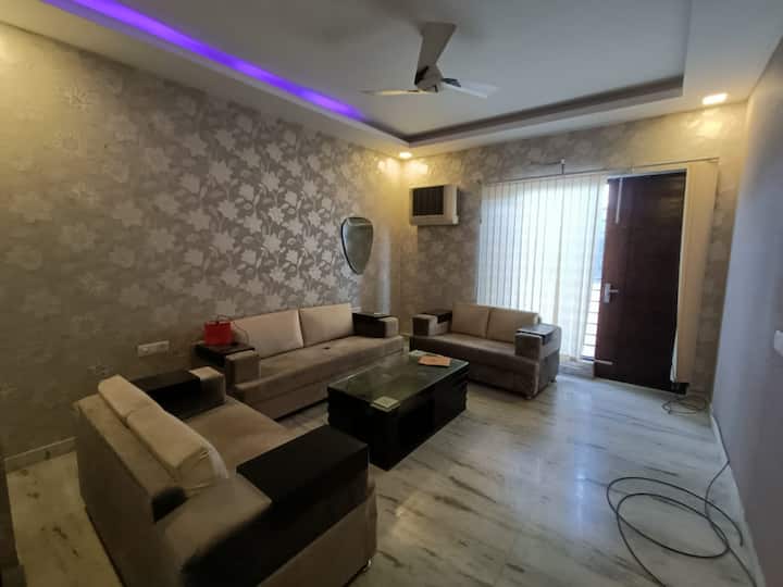 4bhk Builder Floor At Sector-15 - Faridabad