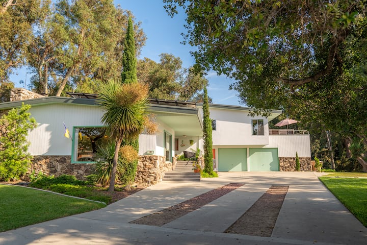 Large Mid-century With Pool In Spacious Forest - Ventura, CA