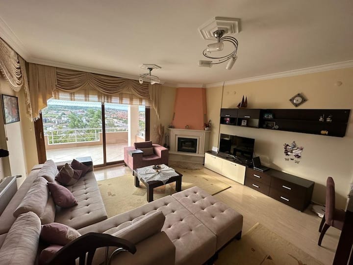 ÇEşme Merkezde Havuzlu Villa - Çeşme