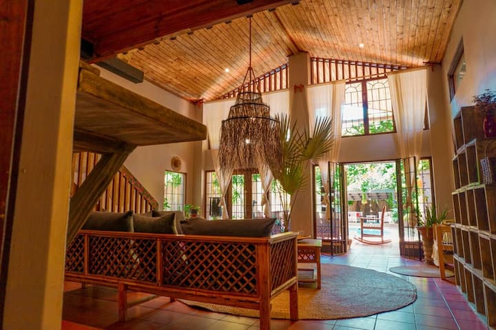 Zanna’s Unique Home With Swimming Pool - Tanzanie