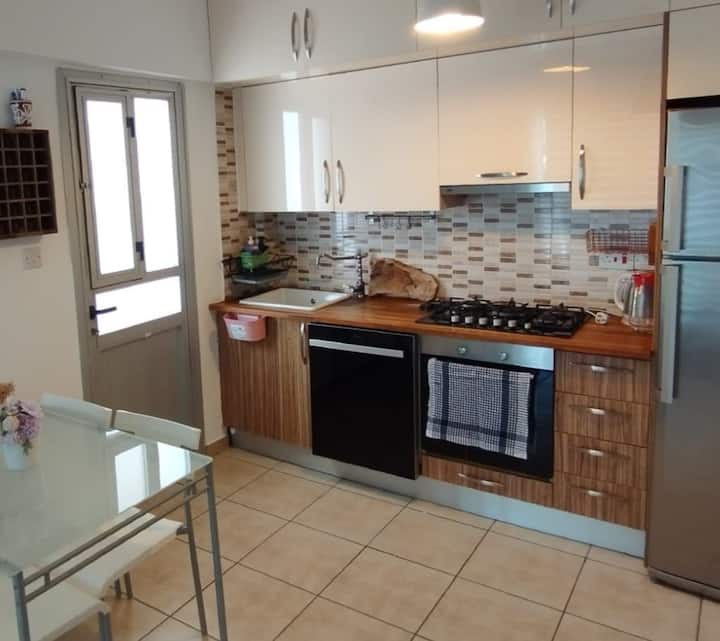 Tam Donanımlı, 2 Yatak Odalı, Konforlu Daire - Nicosie