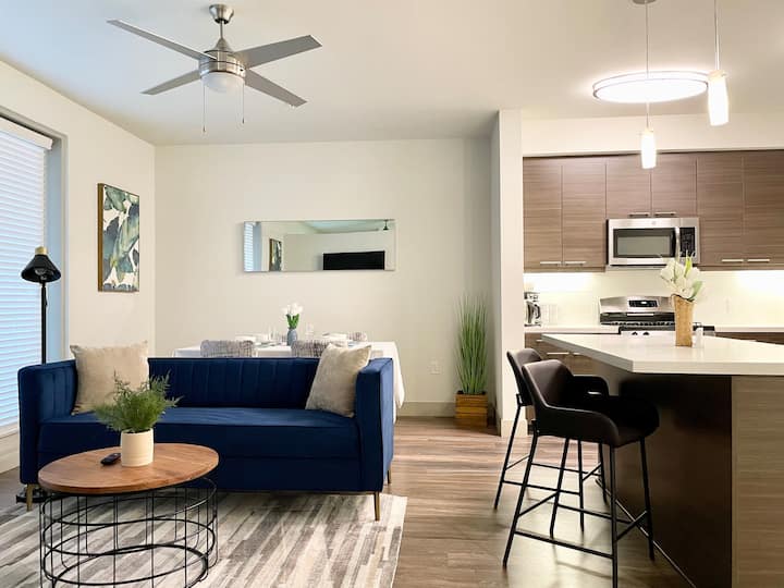 Two Queen Bed 1b1b Apt With Desk - Irvine, CA