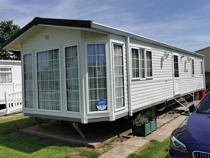Lovely 2 Bedroom Caravan - Chichester