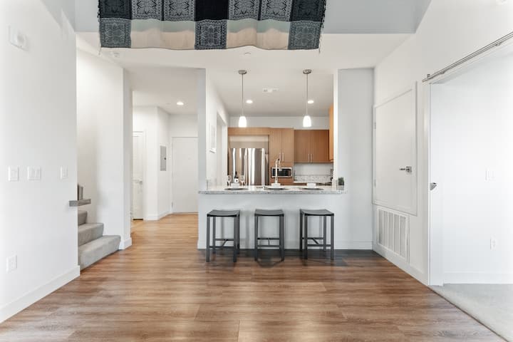 Huge 3br Loft - Next To Disney/convention Center - Fountain Valley, CA