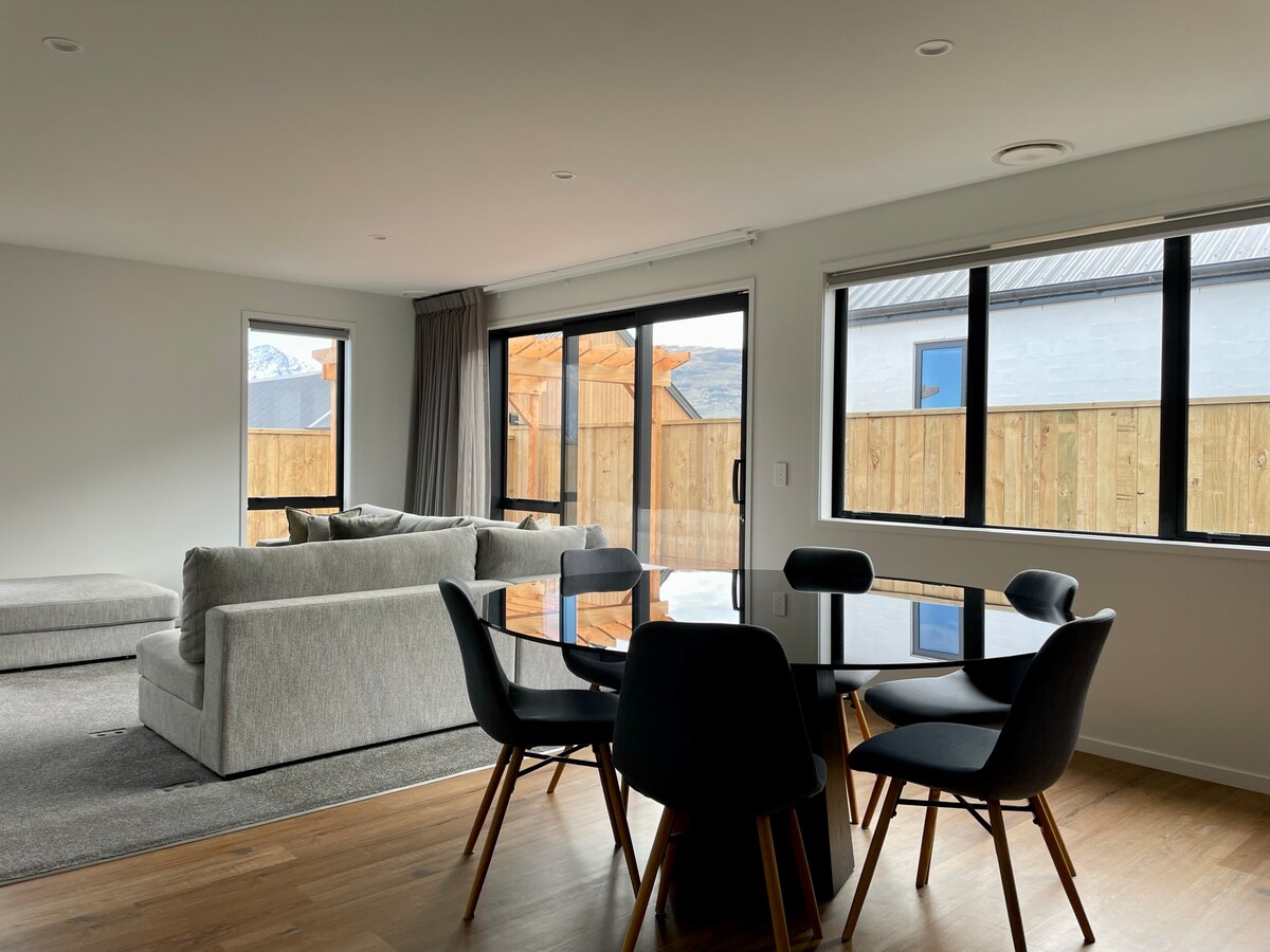 Newly built home-Spur Ridge Rise - Airbnb