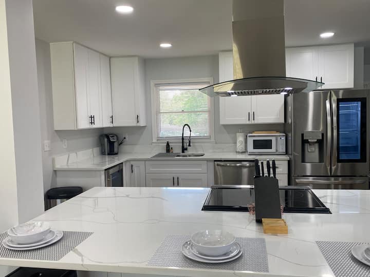 The Pool House Oasis 10 Min From Bravestruist Park - Smyrna, GA