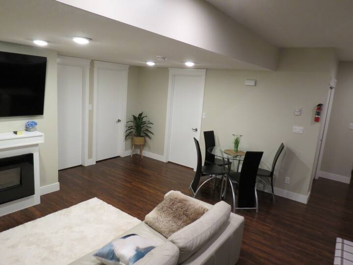 Platinum Suite - New & Cozy 2 Bedroom Luxury Home - Saskatoon
