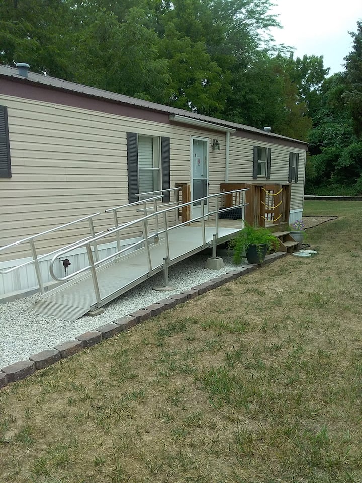 Grammyz Dam Getaway (2 Miles West Of The Dam) - Pomme de Terre State Park, Pittsburg