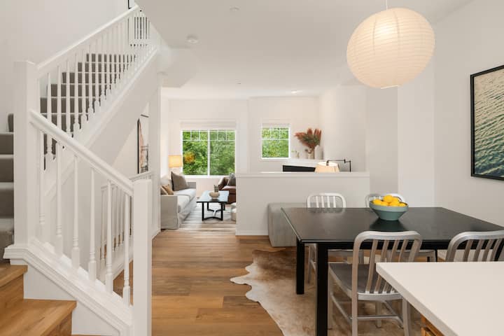 Newly Remodeled Bellevue Executive Home - Unit 3 - Bellevue, WA