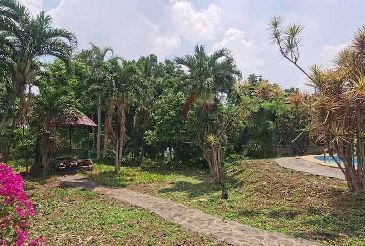 “Joe’s Farm” Mountain Resort - Magalang