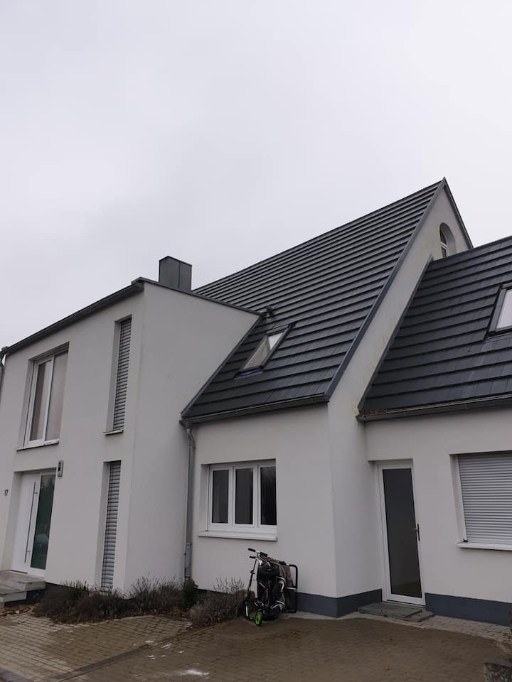 Einzigartiges Xxl Haus In Der Natur - Würzburg