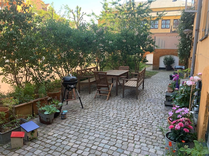 123 M2. Absolute Center. Total Peace. Largest Yard - Copenhagen