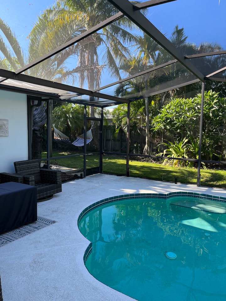 Sunshine Getaway On Hutchinson Island - Fort Pierce, FL