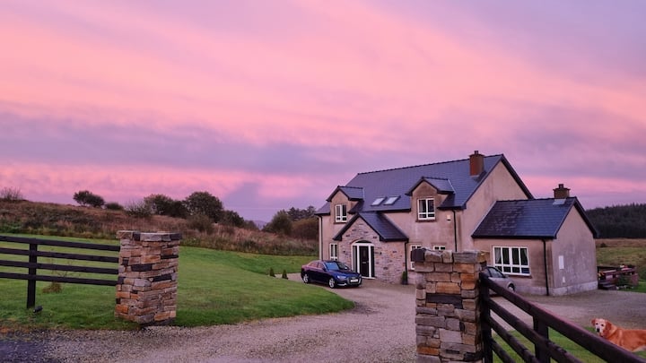 Superb Spacious Suite In Breezy View. - Donegal