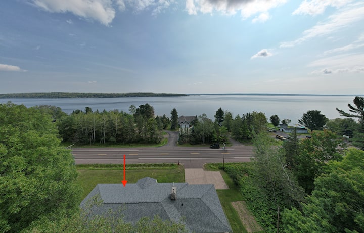 Trail Access - Large 3 Bedroom Home With Garage - Houghton, MI