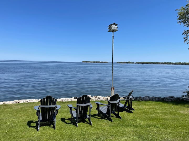 Waterfront Island View Retreat - Sturgeon Bay