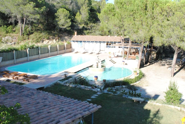 Maison 10 Personnes Avec Piscine - Calvisson
