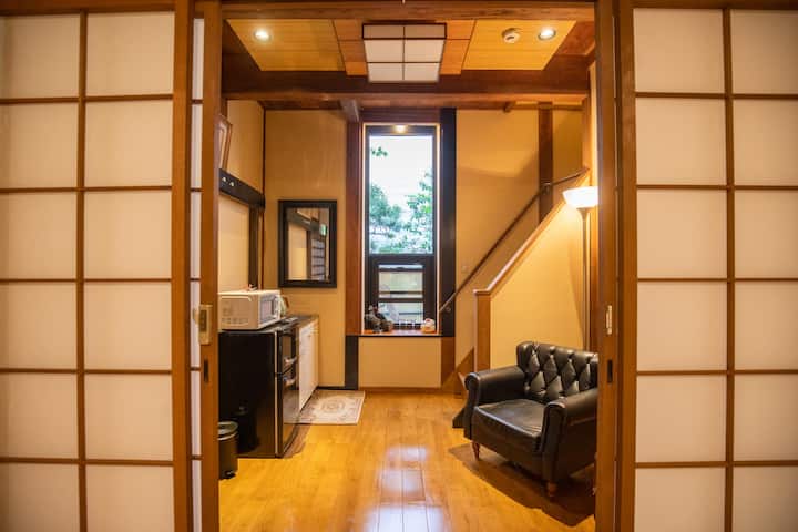 心斎橋私人庭院独栋别墅Akiko福屋ⅱ/長堀橋6号出口步行2分钟/心斎橋商店街步行5分钟 - Osaka